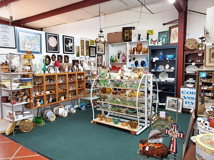 Every shelf tells a story in this meticulously arranged booth. Like archaeological layers of American design history, just waiting for you to excavate.