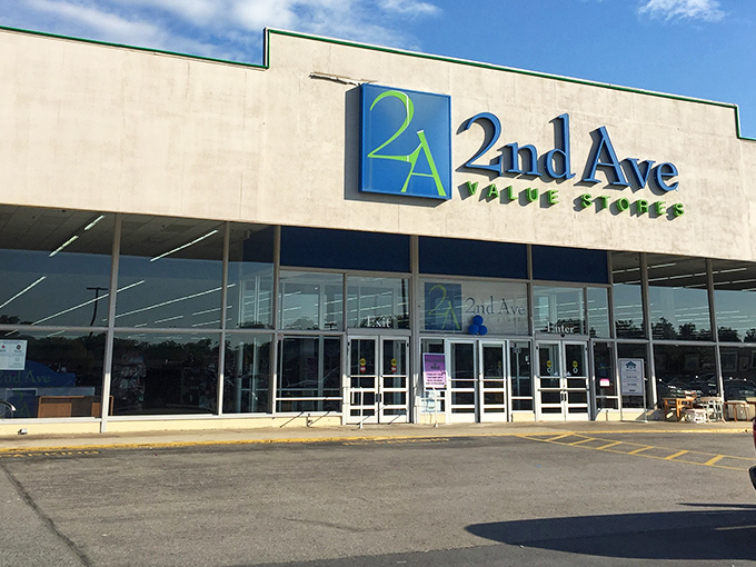 Another 2nd Ave outpost! This Laurel location offers the same treasure-hunting thrills with its own unique inventory.