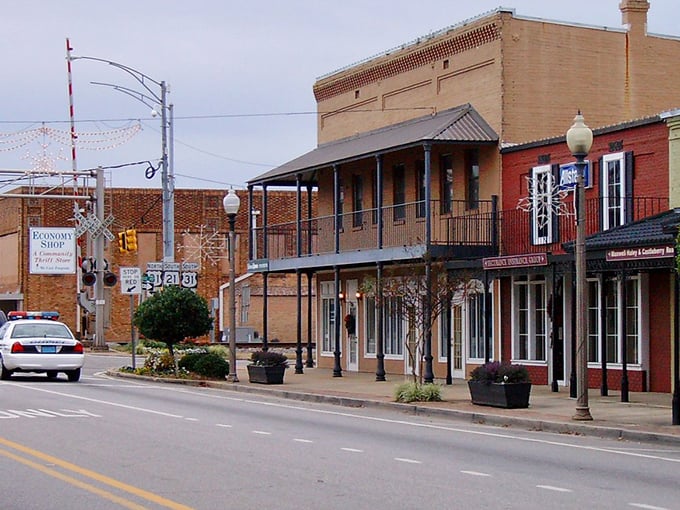 Atmore's historic buildings stand as testaments to small-town resilience. Where yesterday meets today with Southern grace!