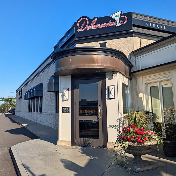 Delmonico's Steakhouse: That curved entrance is basically saying, "Come in, loosen your belt, we've got plans for you."