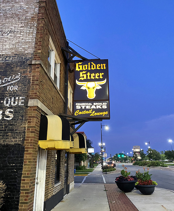 That golden steer sign has been guiding hungry Chicagoans to beef paradise since bell-bottoms were first in fashion.