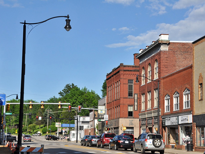 Franklin's downtown charm comes with a side of affordability&mdash;the real estate equivalent of finding designer clothes at outlet prices!