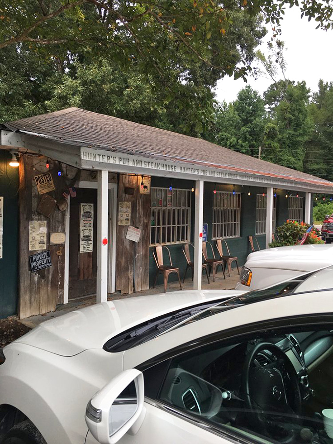 Unassuming on the outside, unforgettable on the inside. This country hideaway proves fancy buildings don't make the steak.