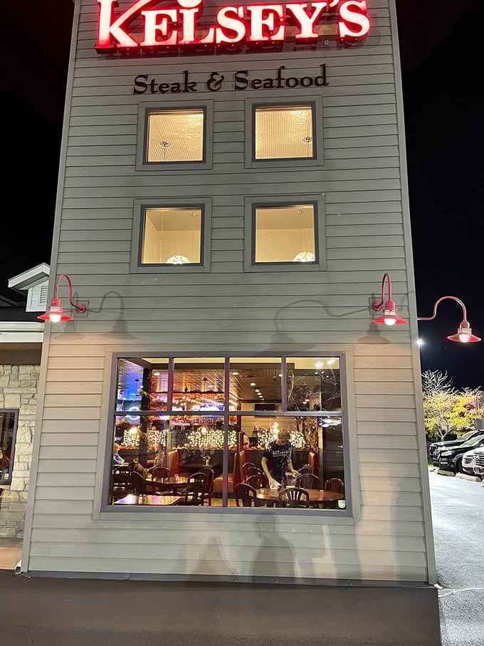 When the sun goes down and that red neon glows, you know you're about to make dinner decisions you'll never regret.