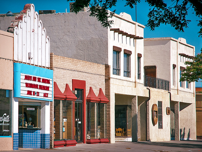 Las Cruces streets bask in the shadow of the majestic Organ Mountains. Nature's skyscrapers make human ones look like ambitious anthills.