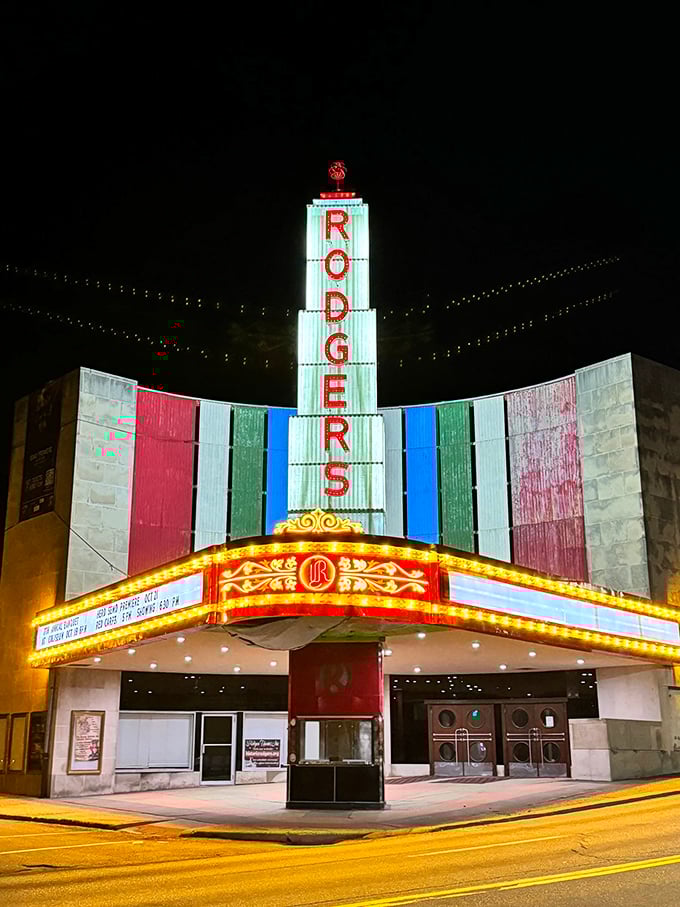 Poplar Bluff's neon-lit Rodgers Theatre brings vintage glamour to this affordable small town. Movie night doesn't have to break the retirement budget!