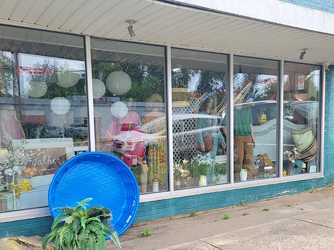 Window shopping takes on new meaning at Divine Finds. That kiddie pool outside? Perfect for cooling off after heated bargain hunting!