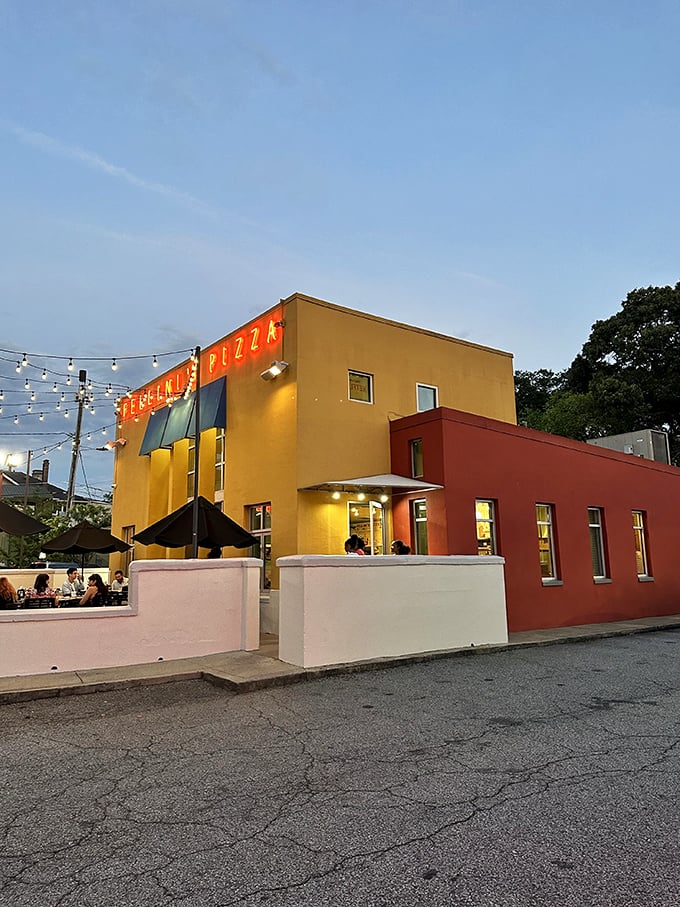 Pizza paradise found! Felini's bright building and fountain patio transform ordinary dinner into "that wonderful night we ate under the stars."