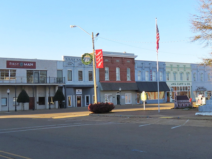 Grenada's historic courthouse has witnessed more town gossip than a hairdresser with a 40-year career. If only those columns could talk!