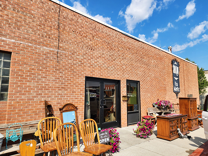 Wooden chairs basking in the sunshine outside Junktion Flea Market. They've seen decades of dinners and are ready for more!