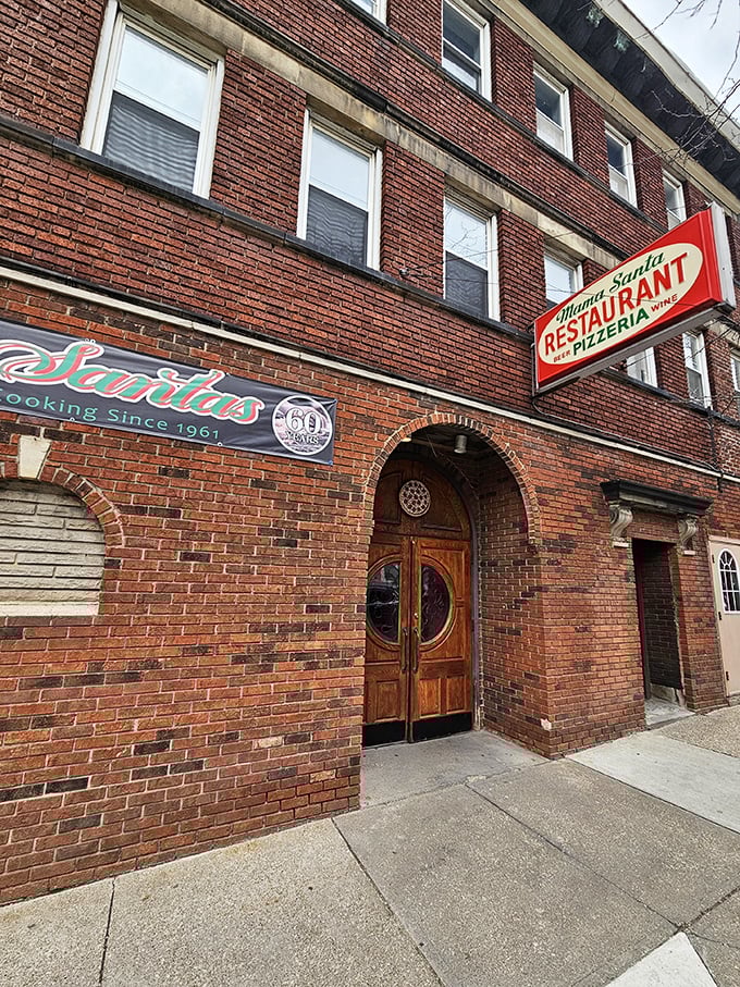 Cleveland neighborhoods know their pizza &ndash; this unassuming spot clearly earned its stripes.