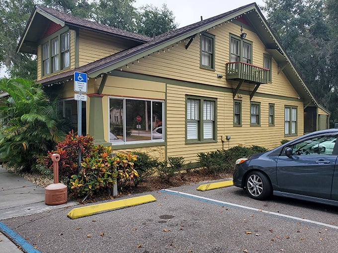 This charming Victorian-style building houses pizza dreams come true. PizzAmor&eacute; proves that historic charm and modern flavors are a match made in heaven.