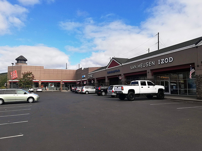 Green spaces between stores create shopping oasis - because retail therapy works better with actual fresh air.