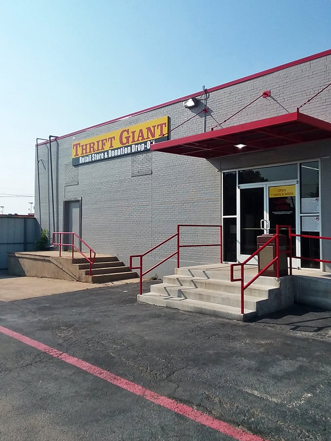 Thrift Giant (Dallas): "Those red steps lead to the promised land of secondhand treasures &ndash; comfortable shoes recommended!"