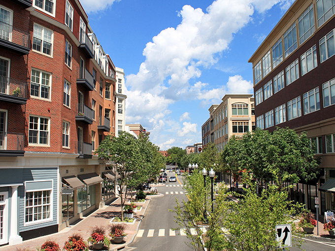 Outdoor caf&eacute;s and pedestrian-friendly streets make West Hartford's shopping district feel like a small European village.