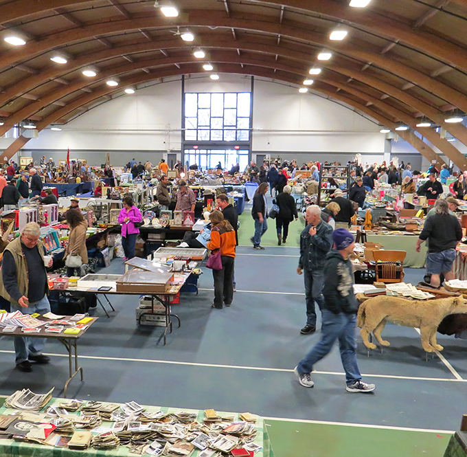 Indoor booths packed with potential finds await night owls at this after-hours bargain bonanza.