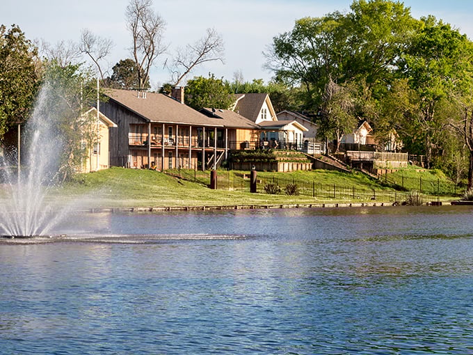 Waterfront living, Louisiana style&mdash;where fountains dance on the lake and homes perch on the banks like elegant herons.
