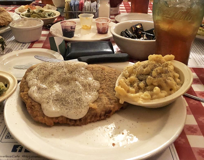 The country fried steak and mac & cheese combo might be the ultimate comfort food power duo. Like Dolly and Kenny, they just belong together.
