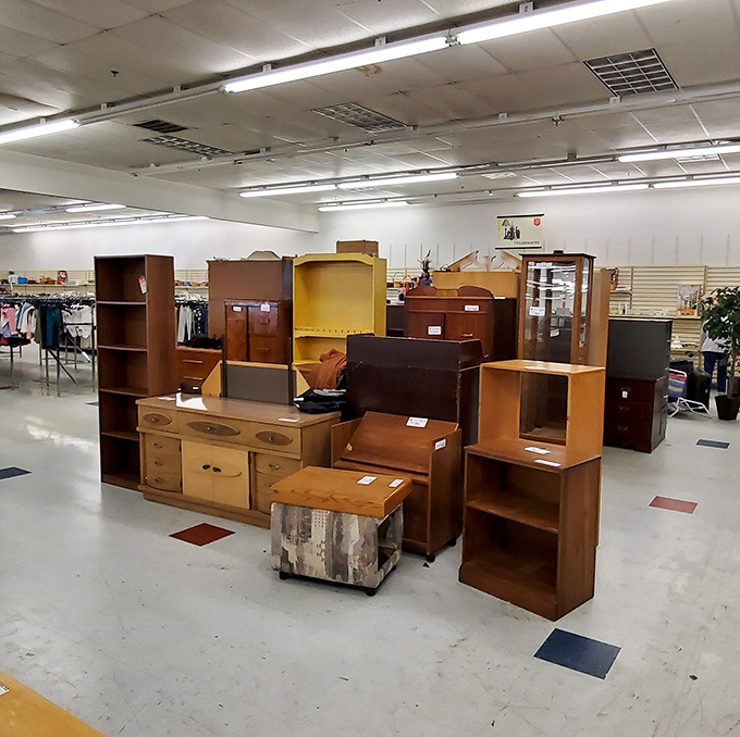 Solid wood furniture that doesn't require an engineering degree to assemble – what a revolutionary concept!