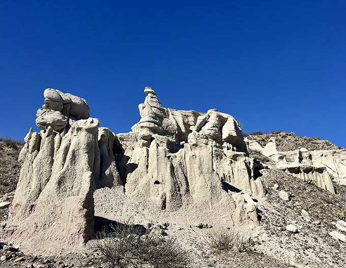 Mother Nature's sandcastle competition winner. These otherworldly hoodoos look like they were designed by a geological architect with a flair for the dramatic.