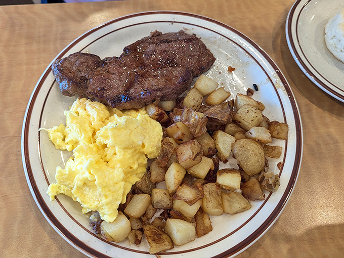 When steak and eggs join forces, magic happens. This plate doesn't just say "good morning" &ndash; it shouts "GREAT morning!" with every savory bite.