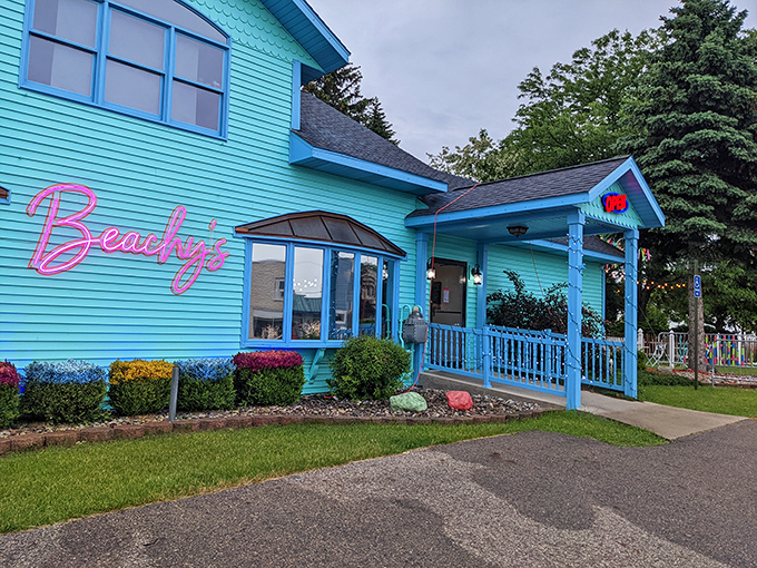 Beachy's turquoise facade isn't just a building, it's a mood. Like Jimmy Buffett opened a restaurant in the Midwest.