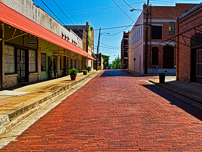 These aren't your average pothole-riddled Texas roads. Nacogdoches' brick streets have supported everything from horse-drawn carriages to modern pickup trucks.
