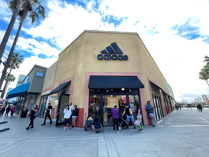Wide walkways mean you won't play bumper cars with other shoppers carrying oversized shopping bags. 