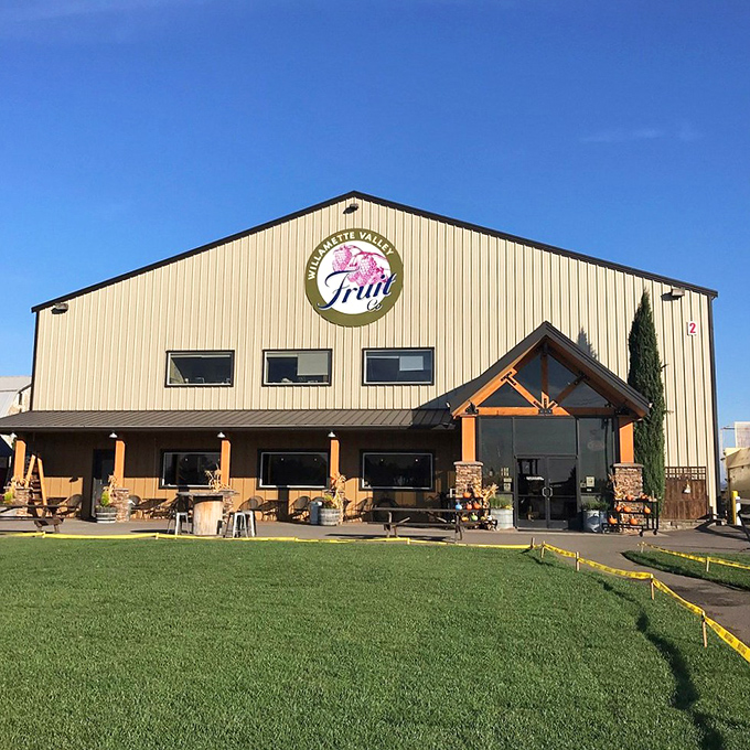 The Willamette Valley Fruit Company proves that "industrial chic" can be deliciously agricultural. Farm-to-table never looked so inviting.