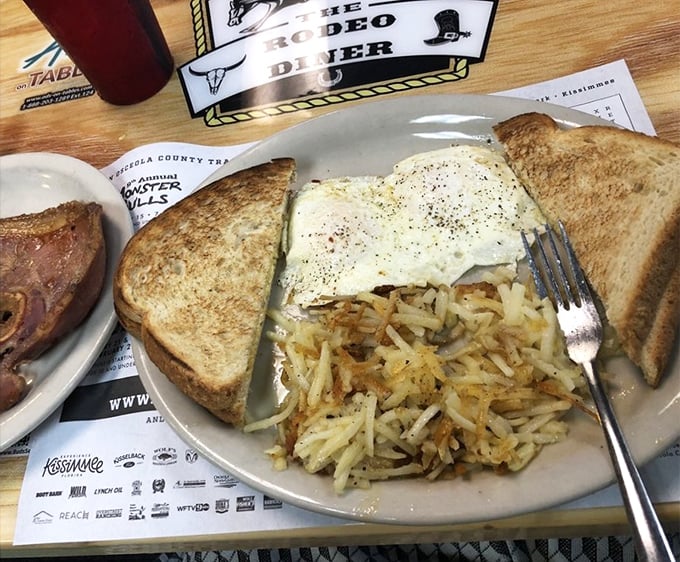 Breakfast perfection doesn't get more textbook than this. Golden hashbrowns, perfectly fried eggs, and toast &ndash; the holy trinity of morning satisfaction.