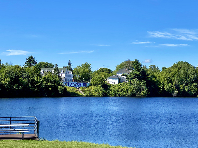 Ladysmith's waterfront views offer a daily masterpiece that changes with the seasons. No wonder retirees choose to wake up to this rather than traffic reports.