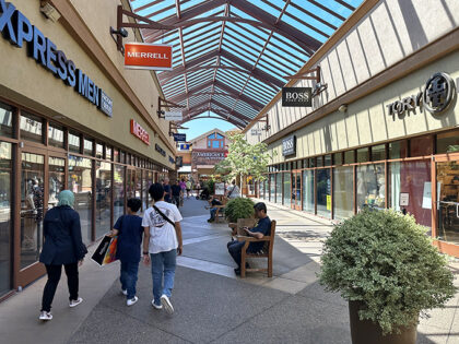 The Massive Outlet Mall In Oregon That’s Too Good To Pass Up
