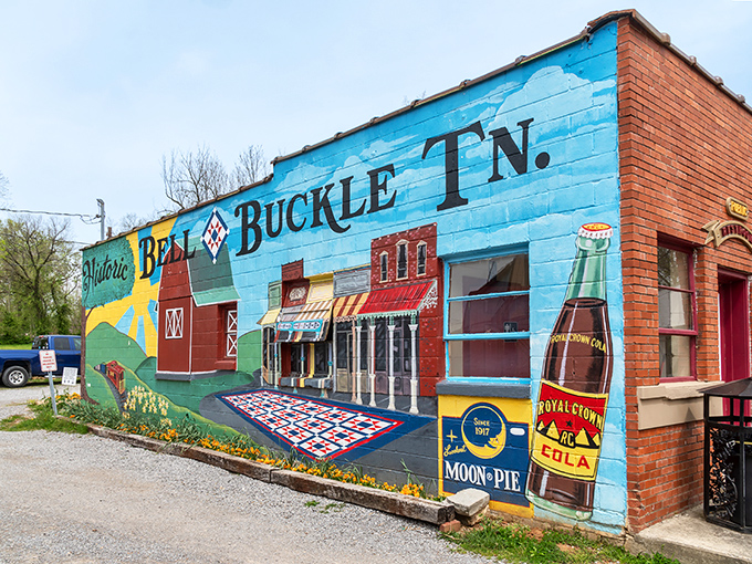 Bell Buckle's colorful murals tell stories of simpler times when Moon Pies were the height of dessert luxury.