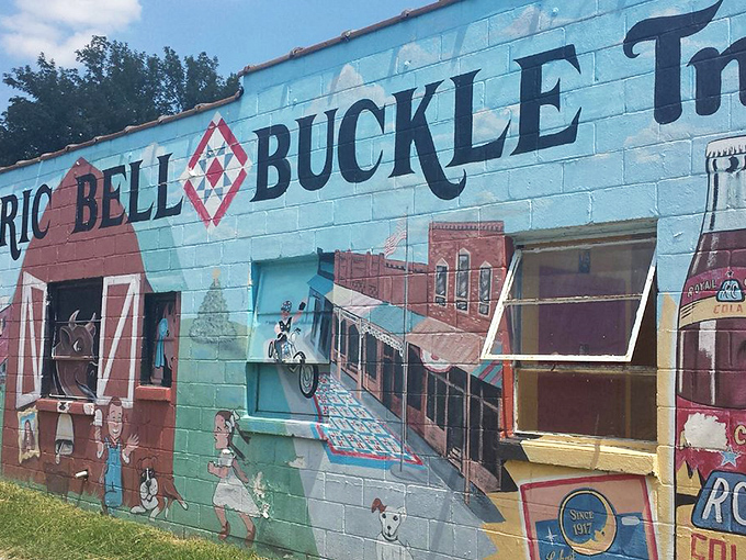 5a. bell buckleBell Buckle's colorful murals tell stories of simpler times. This small town celebrates its heritage with artistic flair and budget-friendly living!
