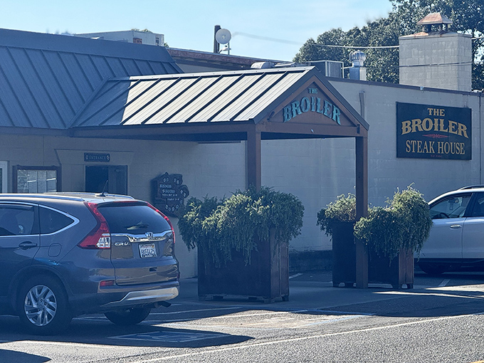 The Broiler doesn't need fancy frills to announce its purpose. Simple name, serious steaks&mdash;my kind of honesty.