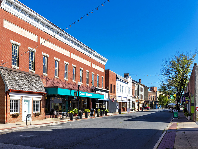 Cambridge's downtown intersection where past meets present. Those storefronts have witnessed generations of local gossip!