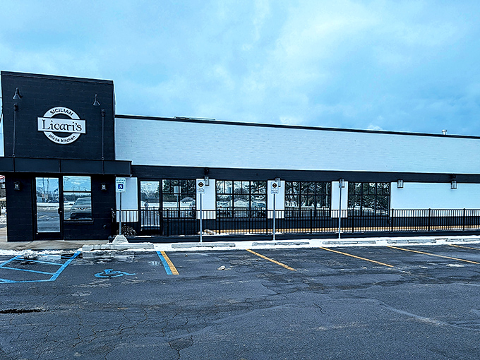 Licari's sleek black and white exterior is like a tuxedo – classy packaging for Sicilian pizza perfection.