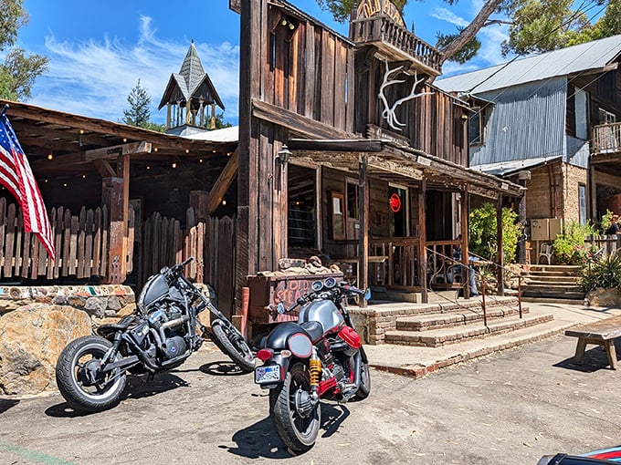 This rustic cabin looks straight out of a Western movie. John Wayne would approve of both the setting and the steaks!