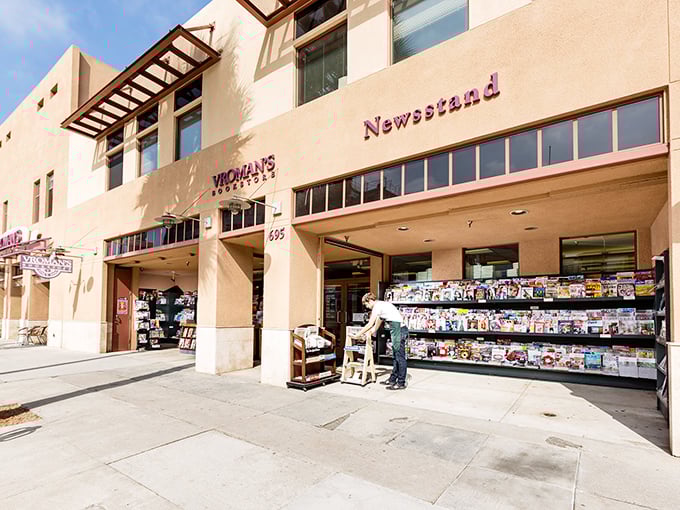 Vroman's storefront welcomes bibliophiles with its classic fa&ccedil;ade and windows promising literary adventures within.