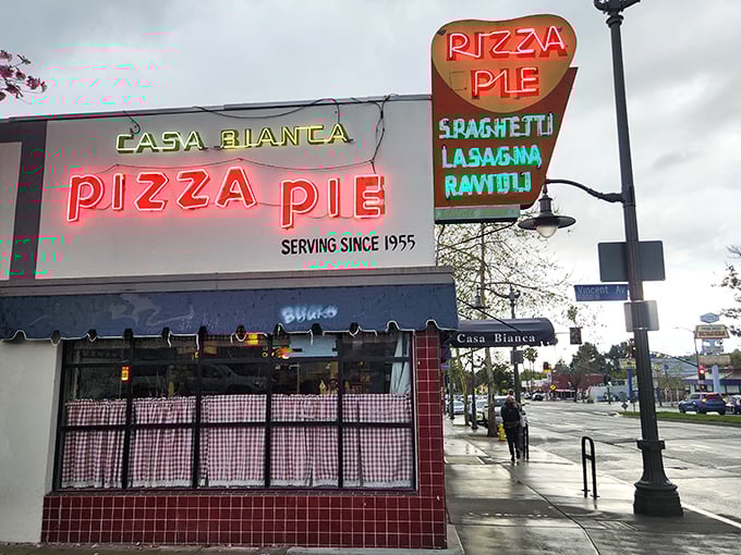 Red-checkered tablecloths and square-cut pizza slices &ndash; some traditions are too delicious to ever change.
