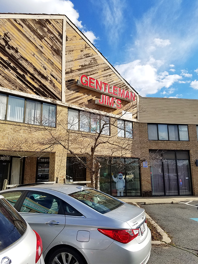 Like a rustic pizza cabin in suburban Maryland, Gentleman Jim's proves great pizza doesn't need fancy surroundings to shine.