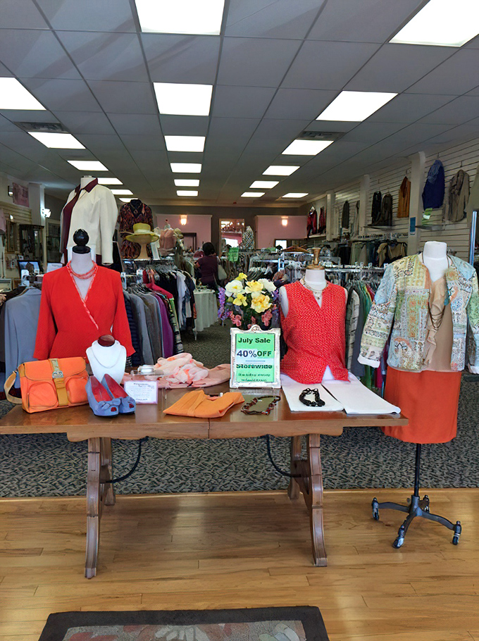 A color-coordinated fashion feast! These displays prove that "pre-loved" can look post-fabulous with the right curation.
