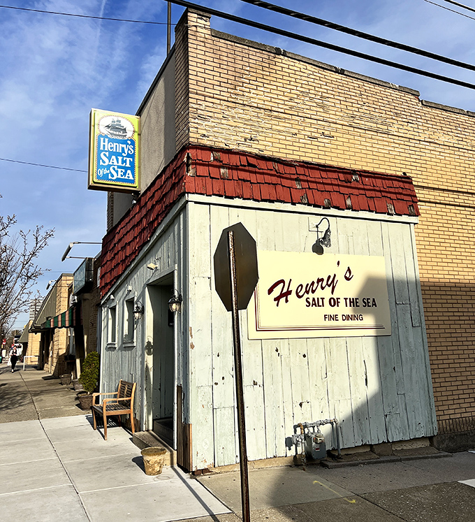 Like finding a New England fishing shack in the heart of Pennsylvania. Henry's modest exterior hides seafood that would make a mermaid jealous.