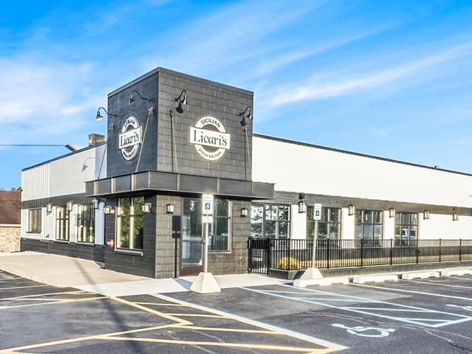 Urban sophistication meets Sicilian tradition! Licari's stylish building is like a little piece of Italy in Grand Rapids.