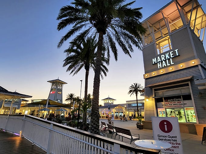 Market Hall beckons with the promise of refreshment after your shopping marathon. Those palm trees have seen some serious retail therapy sessions!