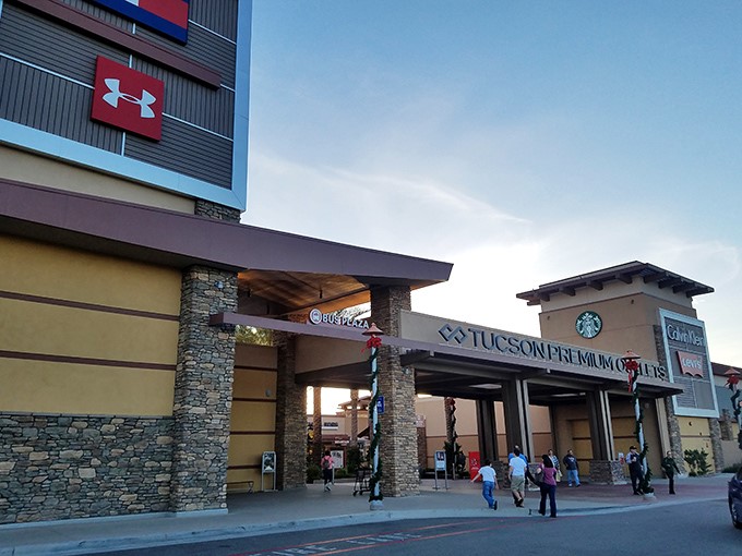 Local businesses like Sonora Cycles nestle between nail salons, creating that perfect blend of practical errands and "treat yourself" indulgences.