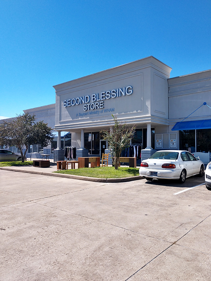 Second Blessing Store: where one person's castoffs become another's treasures. The circle of life, thrift store edition!