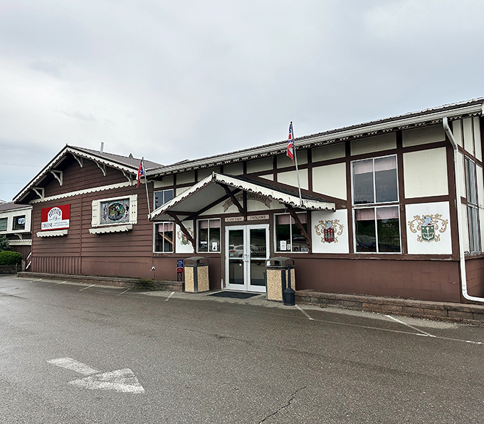 The Amish & Mennonite Heritage Center houses "Behalt," a circular mural that tells the story of a culture that values community over connectivity.