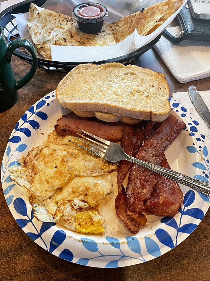 Fried bologna transcends its lunchbox origins here, transformed into a masterpiece that would make even food snobs weak at the knees.