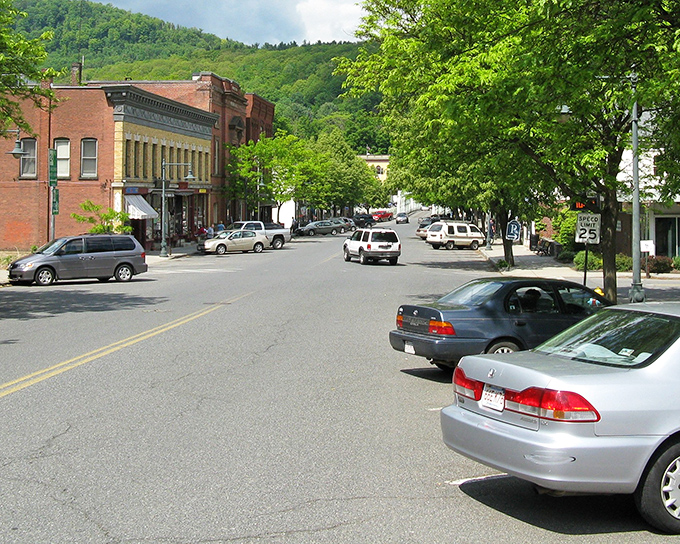 Main Street America alive and well&mdash;Bridge Street offers the kind of downtown where locals still greet each other by name.